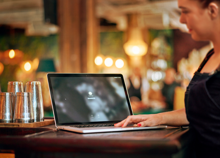 6 Essential Leadership Skills for Bar Managers